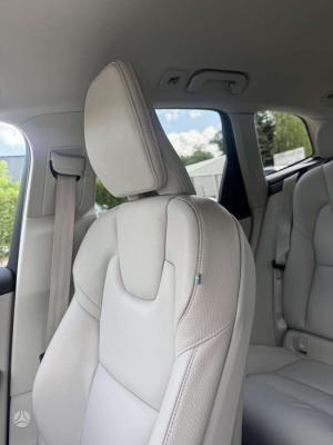 Pelēks Volvo XC60 2022 Panevēža, ar dzinēja tilpumu 1.97 L un nobraukumu 141 tūkst. km par 28500 €, foto 16 vietnē AUTOMOTO.COM.LV