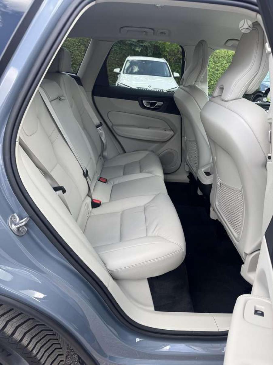 Pelēks Volvo XC60 2022 Panevēža, ar dzinēja tilpumu 1.97 L un nobraukumu 141 tūkst. km par 28500 €, foto 17 vietnē AUTOMOTO.COM.LV