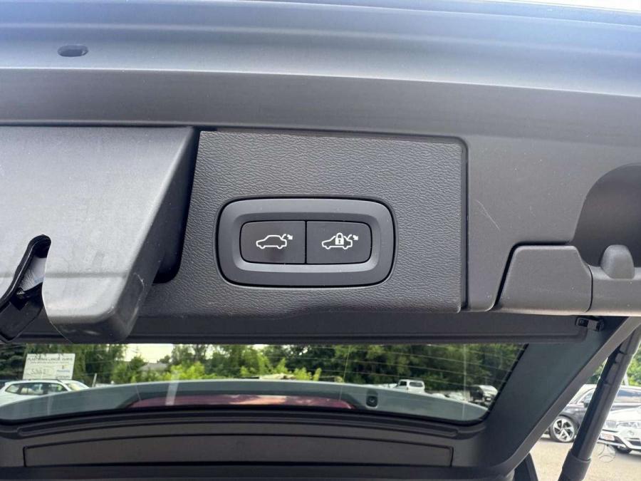 Pelēks Volvo XC60 2022 Panevēža, ar dzinēja tilpumu 1.97 L un nobraukumu 141 tūkst. km par 28500 €, foto 18 vietnē AUTOMOTO.COM.LV