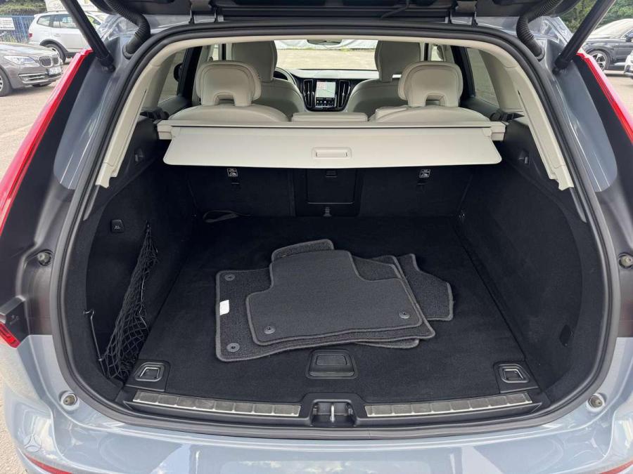 Pelēks Volvo XC60 2022 Panevēža, ar dzinēja tilpumu 1.97 L un nobraukumu 141 tūkst. km par 28500 €, foto 19 vietnē AUTOMOTO.COM.LV