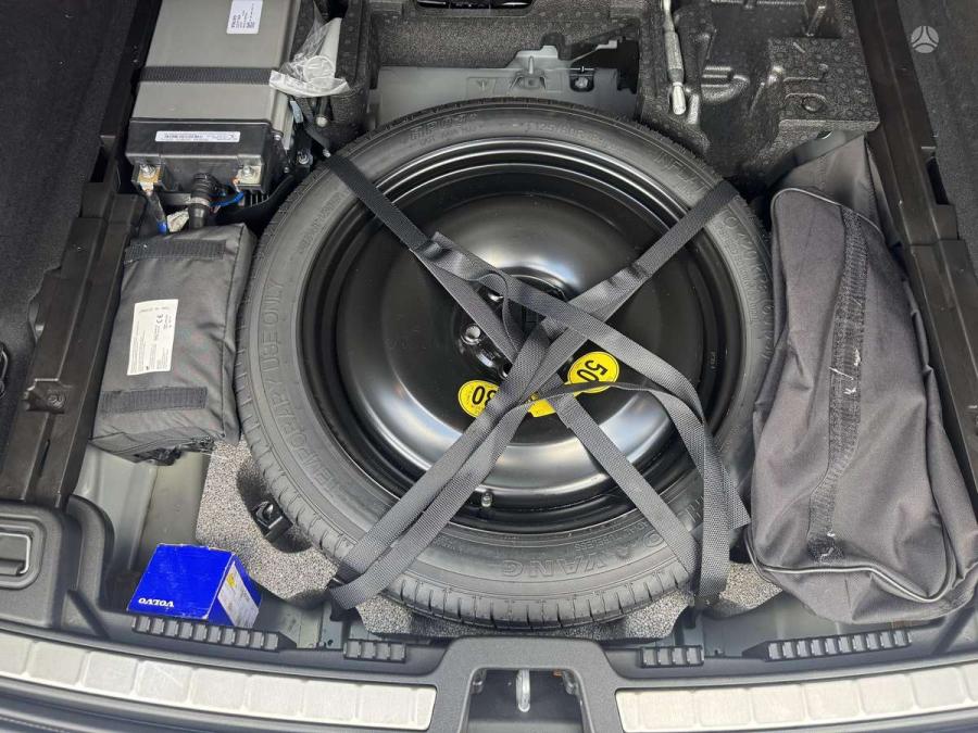 Pelēks Volvo XC60 2022 Panevēža, ar dzinēja tilpumu 1.97 L un nobraukumu 141 tūkst. km par 28500 €, foto 20 vietnē AUTOMOTO.COM.LV