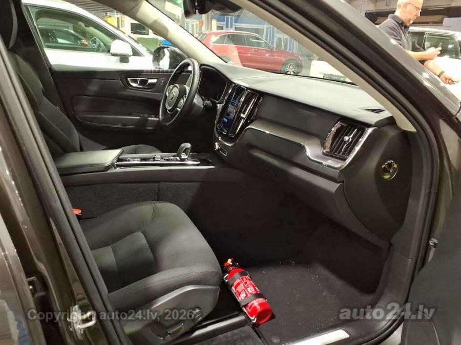Grey Volvo XC60 2022 in Tartu, with an engine capacity of 2.00 L and mileage of 192 thousand km for 30900 €, photo 9 on AUTOMOTO.COM.LV