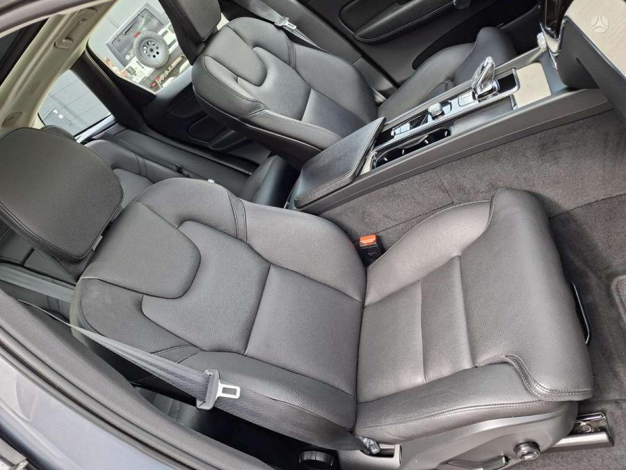Pelēks Volvo XC60 2022 Šauļi, ar dzinēja tilpumu 1.97 L un nobraukumu 169 tūkst. km par 29950 €, foto 30 vietnē AUTOMOTO.COM.LV