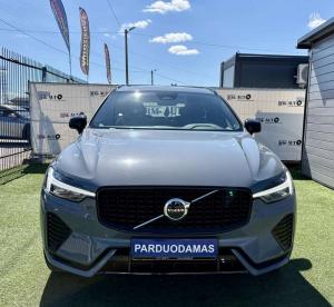 Grey Volvo XC60 2022 in Panevezys, with an engine capacity of 1.97 L and mileage of 209 thousand km for 24500 €, photo 3 on AUTOMOTO.COM.LV