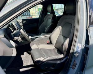 Grey Volvo XC60 2022 in Panevezys, with an engine capacity of 1.97 L and mileage of 209 thousand km for 24500 €, photo 13 on AUTOMOTO.COM.LV