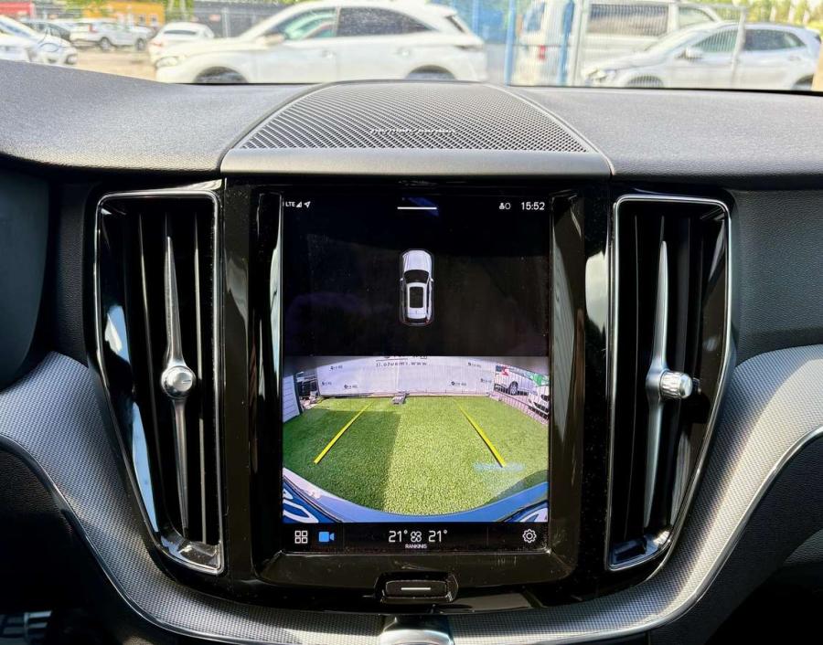 Grey Volvo XC60 2022 in Panevezys, with an engine capacity of 1.97 L and mileage of 209 thousand km for 24500 €, photo 17 on AUTOMOTO.COM.LV