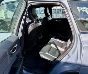 Grey Volvo XC60 2022 in Panevezys, with an engine capacity of 1.97 L and mileage of 209 thousand km for 24500 €, photo 24 on AUTOMOTO.COM.LV