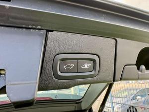 Grey Volvo XC60 2022 in Panevezys, with an engine capacity of 1.97 L and mileage of 209 thousand km for 24500 €, photo 25 on AUTOMOTO.COM.LV