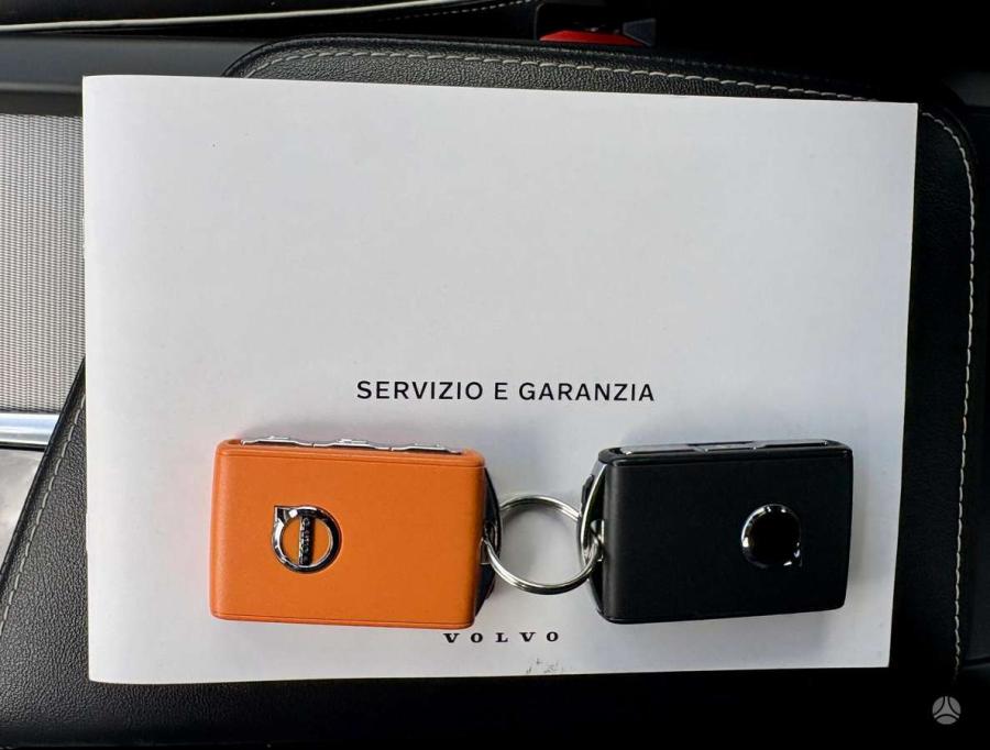 Grey Volvo XC60 2022 in Panevezys, with an engine capacity of 1.97 L and mileage of 209 thousand km for 24500 €, photo 28 on AUTOMOTO.COM.LV