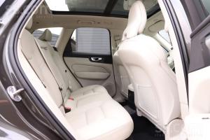 Grey Volvo XC60 2022 in Tukums, with an engine capacity of 2.00 L and mileage of 220 thousand km for 24900 €, photo 19 on AUTOMOTO.COM.LV