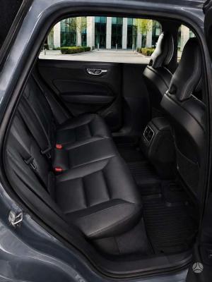 Pelēks Volvo XC60 2022 Viļņa, ar dzinēja tilpumu 1.97 L un nobraukumu 63 tūkst. km par 36900 €, foto 7 vietnē AUTOMOTO.COM.LV