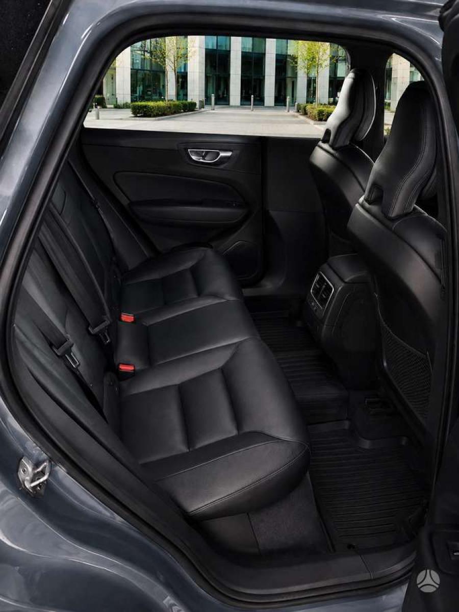 Pelēks Volvo XC60 2022 Viļņa, ar dzinēja tilpumu 1.97 L un nobraukumu 63 tūkst. km par 36900 €, foto 7 vietnē AUTOMOTO.COM.LV