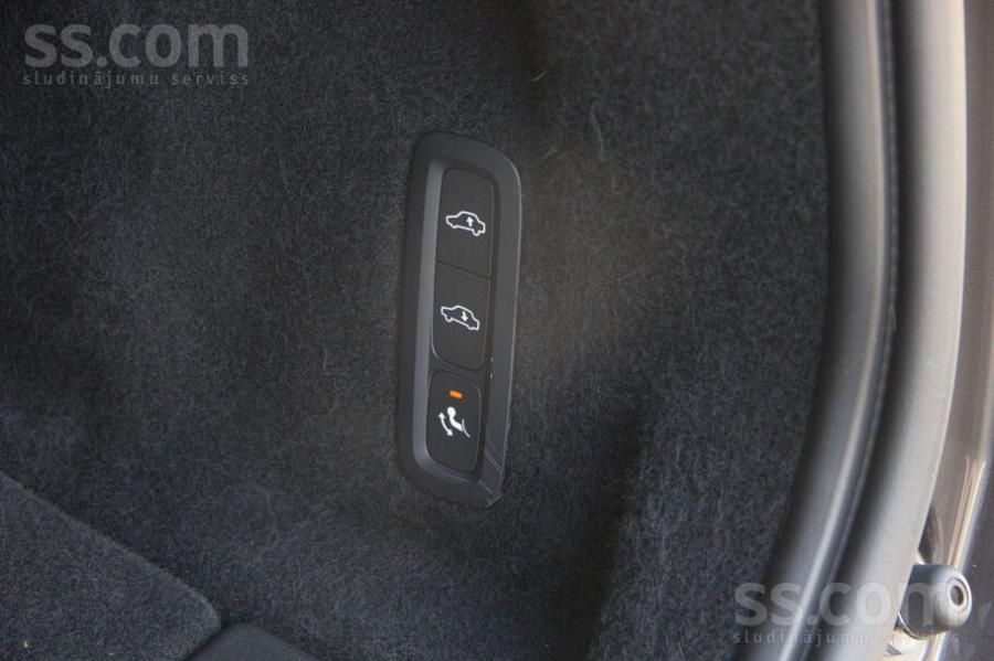 Pelēks Volvo XC60 2022 Tukums, ar dzinēja tilpumu 2.00 L un nobraukumu 158 tūkst. km par 30500 €, foto 35 vietnē AUTOMOTO.COM.LV