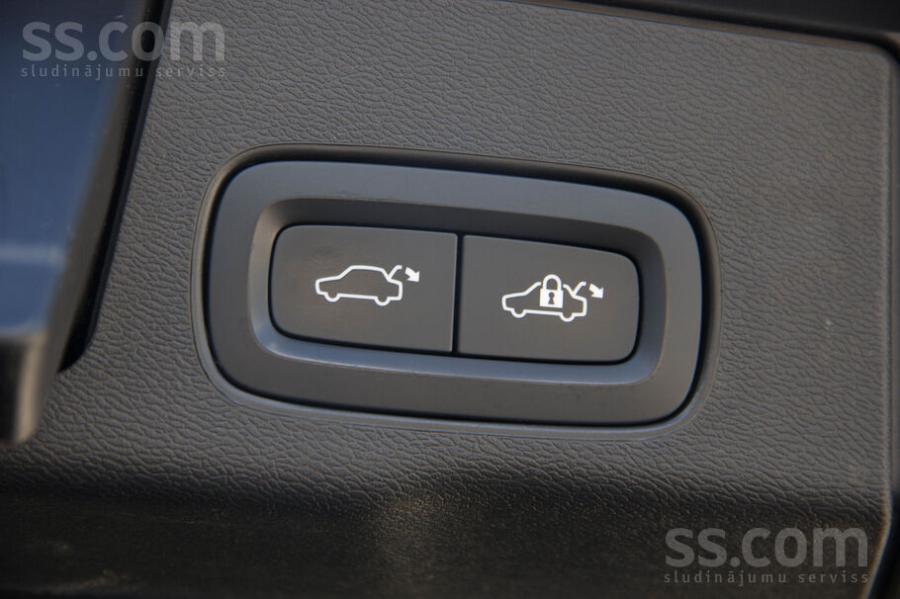 Pelēks Volvo XC60 2022 Tukums, ar dzinēja tilpumu 2.00 L un nobraukumu 158 tūkst. km par 30500 €, foto 36 vietnē AUTOMOTO.COM.LV