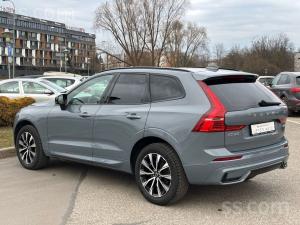 Pelēks Volvo XC60 2023 Rīga, ar dzinēja tilpumu 2.00 L un nobraukumu 70 tūkst. km par 43490 €, foto 4 vietnē AUTOMOTO.COM.LV