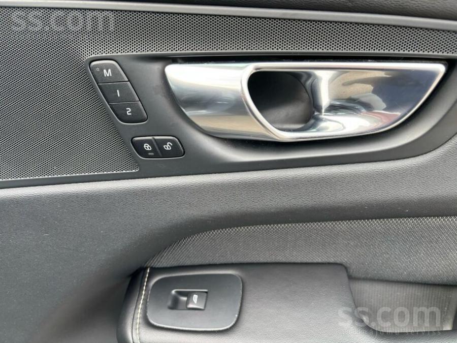 Pelēks Volvo XC60 2023 Rīga, ar dzinēja tilpumu 2.00 L un nobraukumu 70 tūkst. km par 43490 €, foto 21 vietnē AUTOMOTO.COM.LV