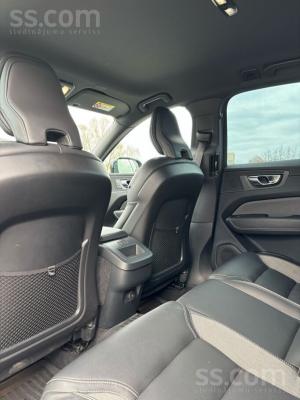 Pelēks Volvo XC60 2023 Rīga, ar dzinēja tilpumu 2.00 L un nobraukumu 70 tūkst. km par 43490 €, foto 24 vietnē AUTOMOTO.COM.LV