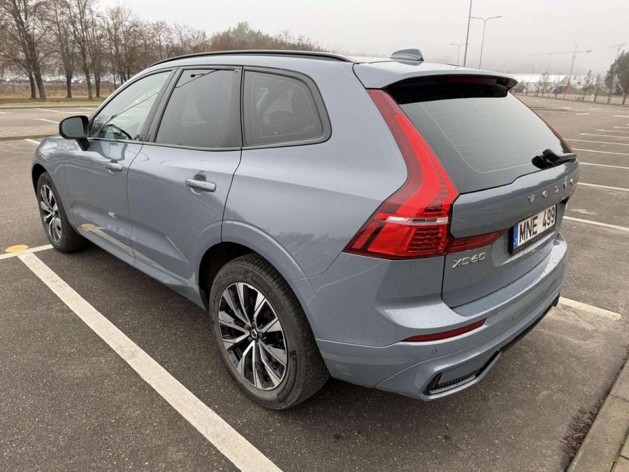 Grey Volvo XC60 2023 in Vilnius, with an engine capacity of 1.97 L and mileage of 18 thousand km for 43000 €, photo 7 on AUTOMOTO.COM.LV