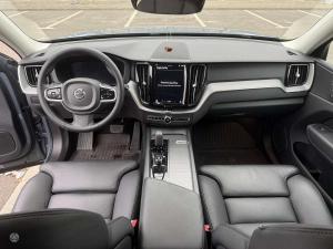 Grey Volvo XC60 2023 in Vilnius, with an engine capacity of 1.97 L and mileage of 18 thousand km for 43000 €, photo 11 on AUTOMOTO.COM.LV
