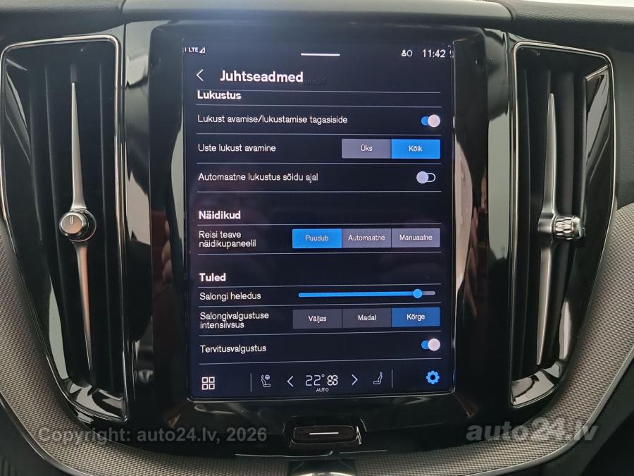 Pelēks Volvo XC60 2023 Tallina, ar dzinēja tilpumu 2.00 L un nobraukumu 182 tūkst. km par 34800 €, foto 17 vietnē AUTOMOTO.COM.LV