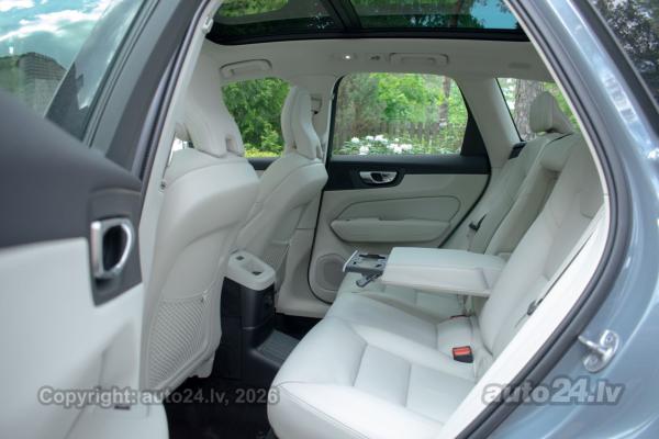 Grey Volvo XC60 2023 in Tallinn, with an engine capacity of 2.00 L and mileage of 74 thousand km for 46900 €, photo 4 on AUTOMOTO.COM.LV