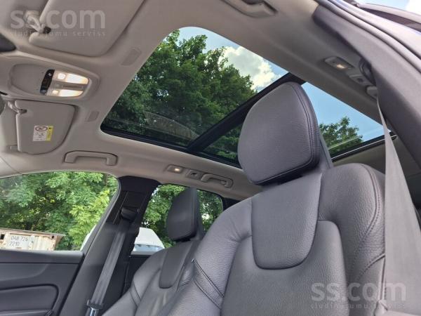 Grey Volvo XC60 2023 in Riga, with an engine capacity of 2.00 L and mileage of 135 thousand km for 34000 €, photo 5 on AUTOMOTO.COM.LV