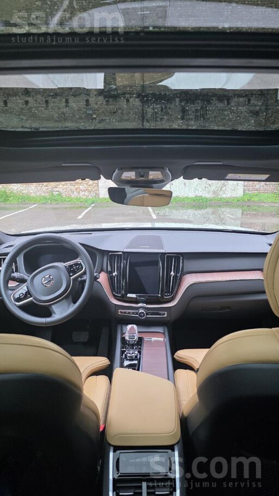 Pelēks Volvo XC60 2023 Rīga, ar dzinēja tilpumu 2.00 L un nobraukumu 32 tūkst. km par 49900 €, foto 5 vietnē AUTOMOTO.COM.LV