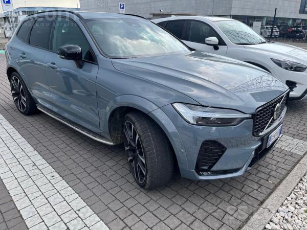 Grey Volvo XC60 2023 in Jurmala, with an engine capacity of 2.00 L and mileage of 175 thousand km for 28990 €, photo 2 on AUTOMOTO.COM.LV