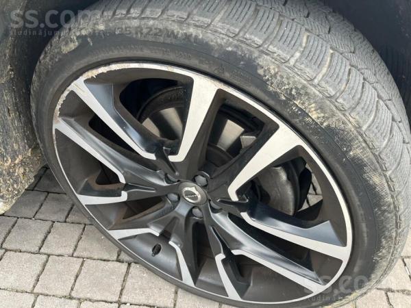 Grey Volvo XC60 2023 in Jurmala, with an engine capacity of 2.00 L and mileage of 175 thousand km for 28990 €, photo 7 on AUTOMOTO.COM.LV
