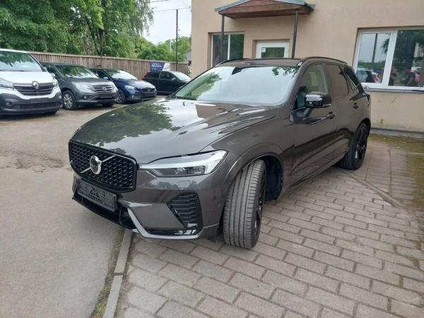 Grey Volvo XC60 2023 in Riga, with an engine capacity of 2.00 L and mileage of 29 thousand km for 36500 €, photo 2 on AUTOMOTO.COM.LV