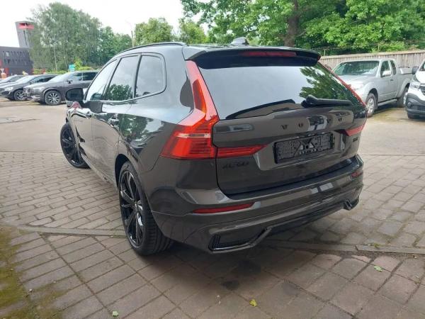 Grey Volvo XC60 2023 in Riga, with an engine capacity of 2.00 L and mileage of 29 thousand km for 36500 €, photo 4 on AUTOMOTO.COM.LV