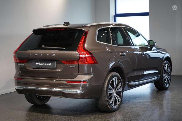 Grey Volvo XC60 2023 in Vilnius, with an engine capacity of 1.97 L and mileage of 99 thousand km for 38900 €, photo 3 on AUTOMOTO.COM.LV