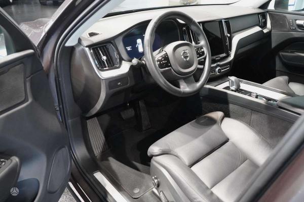 Grey Volvo XC60 2023 in Vilnius, with an engine capacity of 1.97 L and mileage of 99 thousand km for 38900 €, photo 8 on AUTOMOTO.COM.LV