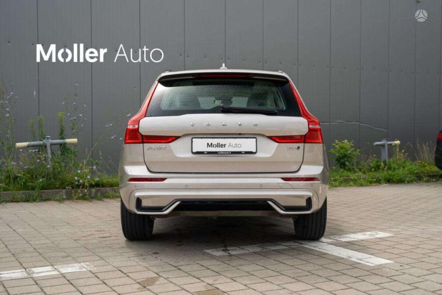 Grey Volvo XC60 2023 in Vilnius, with an engine capacity of 2.00 L and mileage of 80 thousand km for 35000 €, photo 6 on AUTOMOTO.COM.LV