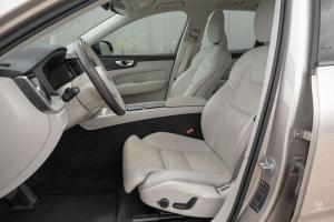 Grey Volvo XC60 2023 in Vilnius, with an engine capacity of 2.00 L and mileage of 80 thousand km for 35000 €, photo 9 on AUTOMOTO.COM.LV