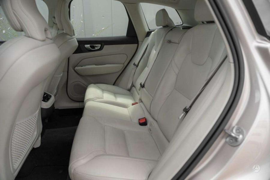 Grey Volvo XC60 2023 in Vilnius, with an engine capacity of 2.00 L and mileage of 80 thousand km for 35000 €, photo 10 on AUTOMOTO.COM.LV