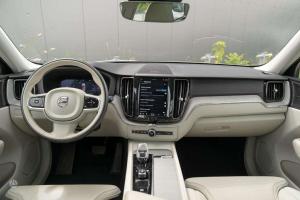 Grey Volvo XC60 2023 in Vilnius, with an engine capacity of 2.00 L and mileage of 80 thousand km for 35000 €, photo 12 on AUTOMOTO.COM.LV