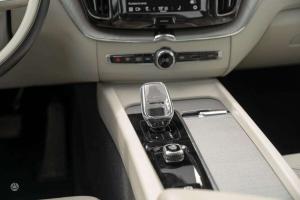 Grey Volvo XC60 2023 in Vilnius, with an engine capacity of 2.00 L and mileage of 80 thousand km for 35000 €, photo 18 on AUTOMOTO.COM.LV