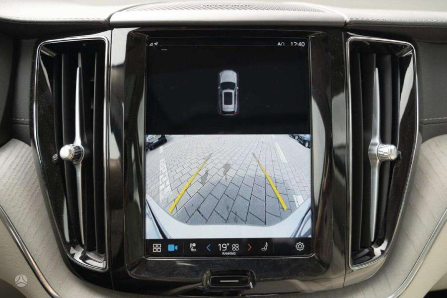 Grey Volvo XC60 2023 in Vilnius, with an engine capacity of 2.00 L and mileage of 80 thousand km for 35000 €, photo 20 on AUTOMOTO.COM.LV