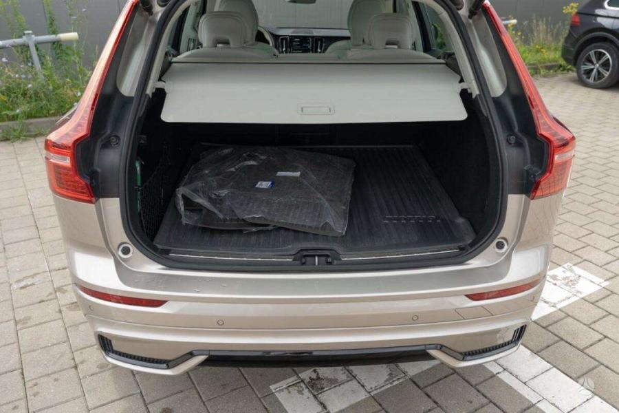 Grey Volvo XC60 2023 in Vilnius, with an engine capacity of 2.00 L and mileage of 80 thousand km for 35000 €, photo 28 on AUTOMOTO.COM.LV