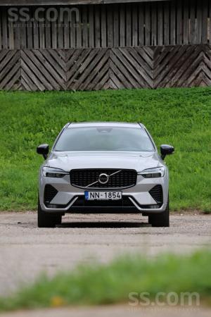 Grey Volvo XC60 2023 in Talsi, with an engine capacity of 2.00 L and mileage of 145 thousand km for 36900 €, photo 4 on AUTOMOTO.COM.LV