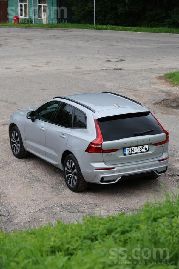 Grey Volvo XC60 2023 in Talsi, with an engine capacity of 2.00 L and mileage of 145 thousand km for 36900 €, photo 4 on AUTOMOTO.COM.LV
