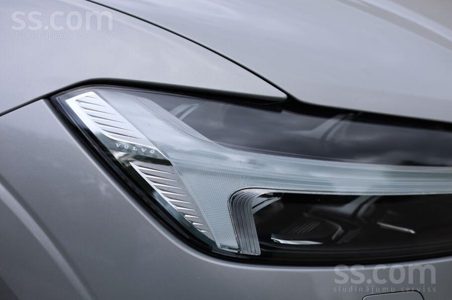Grey Volvo XC60 2023 in Talsi, with an engine capacity of 2.00 L and mileage of 145 thousand km for 36900 €, photo 11 on AUTOMOTO.COM.LV