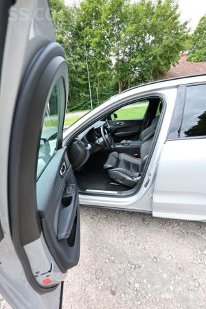 Grey Volvo XC60 2023 in Talsi, with an engine capacity of 2.00 L and mileage of 145 thousand km for 36900 €, photo 18 on AUTOMOTO.COM.LV