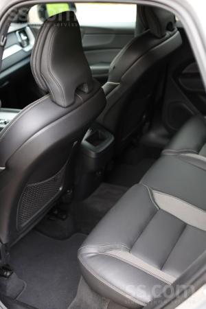 Grey Volvo XC60 2023 in Talsi, with an engine capacity of 2.00 L and mileage of 145 thousand km for 36900 €, photo 19 on AUTOMOTO.COM.LV