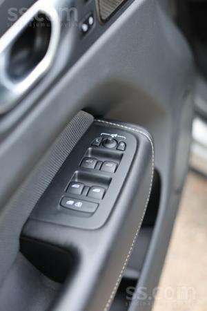 Grey Volvo XC60 2023 in Talsi, with an engine capacity of 2.00 L and mileage of 145 thousand km for 36900 €, photo 21 on AUTOMOTO.COM.LV