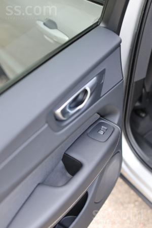 Grey Volvo XC60 2023 in Talsi, with an engine capacity of 2.00 L and mileage of 145 thousand km for 36900 €, photo 24 on AUTOMOTO.COM.LV
