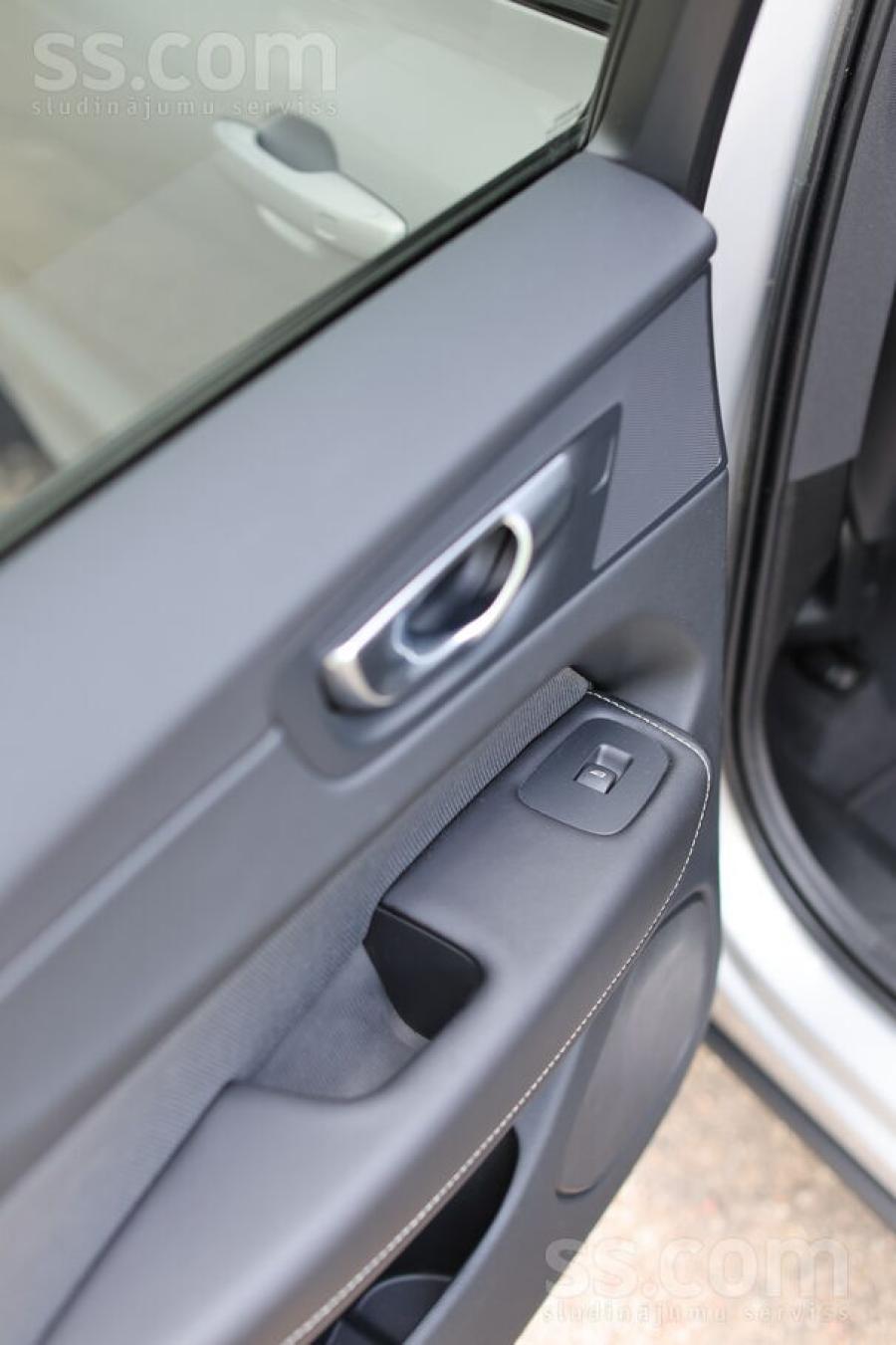 Grey Volvo XC60 2023 in Talsi, with an engine capacity of 2.00 L and mileage of 145 thousand km for 36900 €, photo 24 on AUTOMOTO.COM.LV
