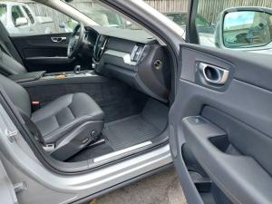 Pelēks Volvo XC60 2023 Rīga, ar dzinēja tilpumu 2.00 L un nobraukumu 80 tūkst. km par 35000 €, foto 7 vietnē AUTOMOTO.COM.LV