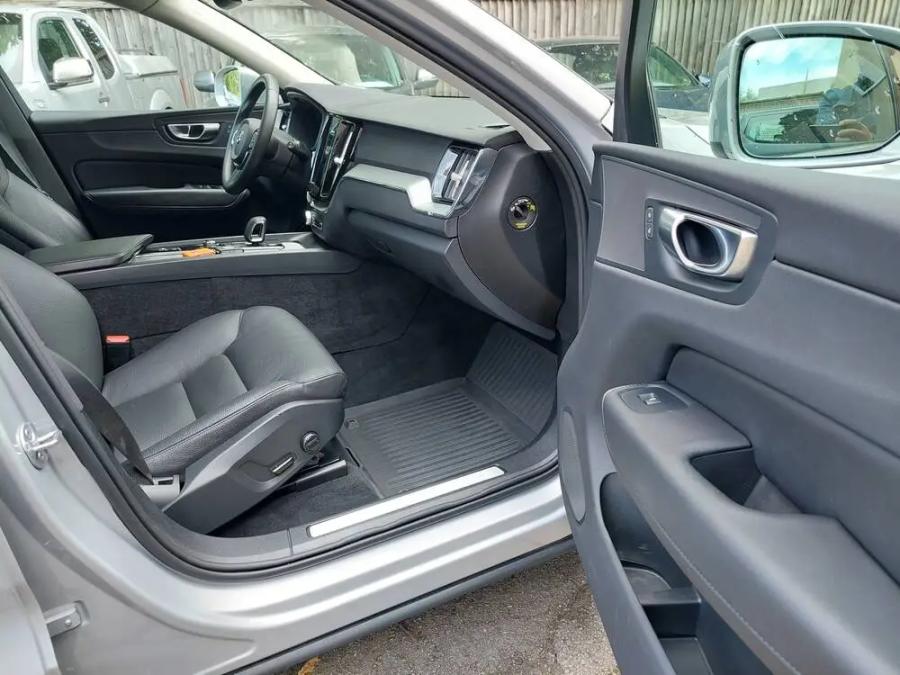 Pelēks Volvo XC60 2023 Rīga, ar dzinēja tilpumu 2.00 L un nobraukumu 80 tūkst. km par 35000 €, foto 7 vietnē AUTOMOTO.COM.LV